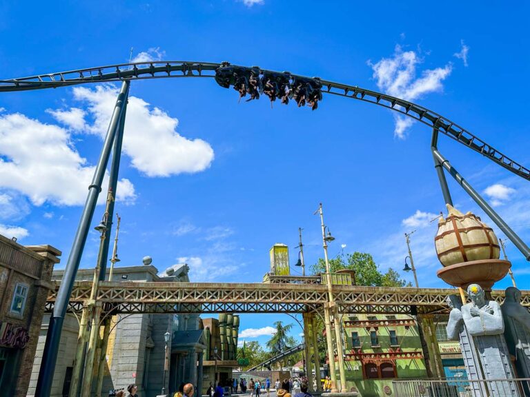 BATMAN Gotham City Escape - Intamin Amusement Rides