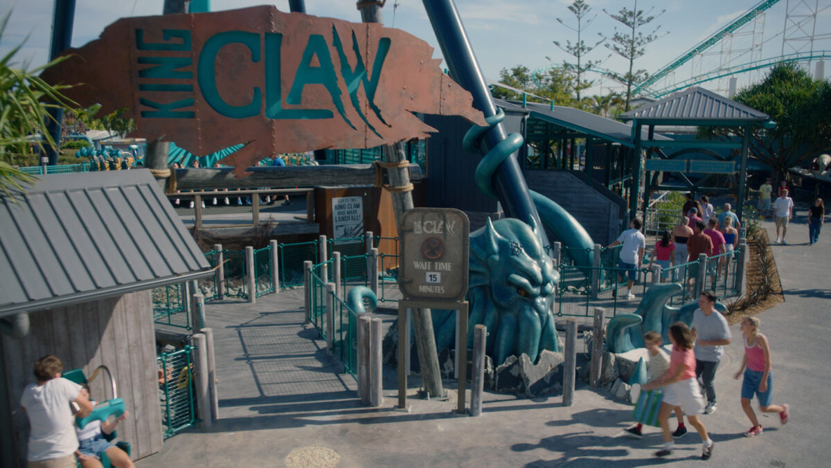 "King Claw" - A larger Gyro Swing at Dreamworld - Intamin Amusement Rides